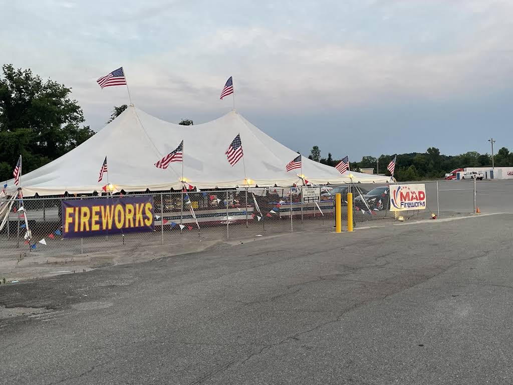 Buy Fireworks in Lebanon I-40 - MAD Fireworks